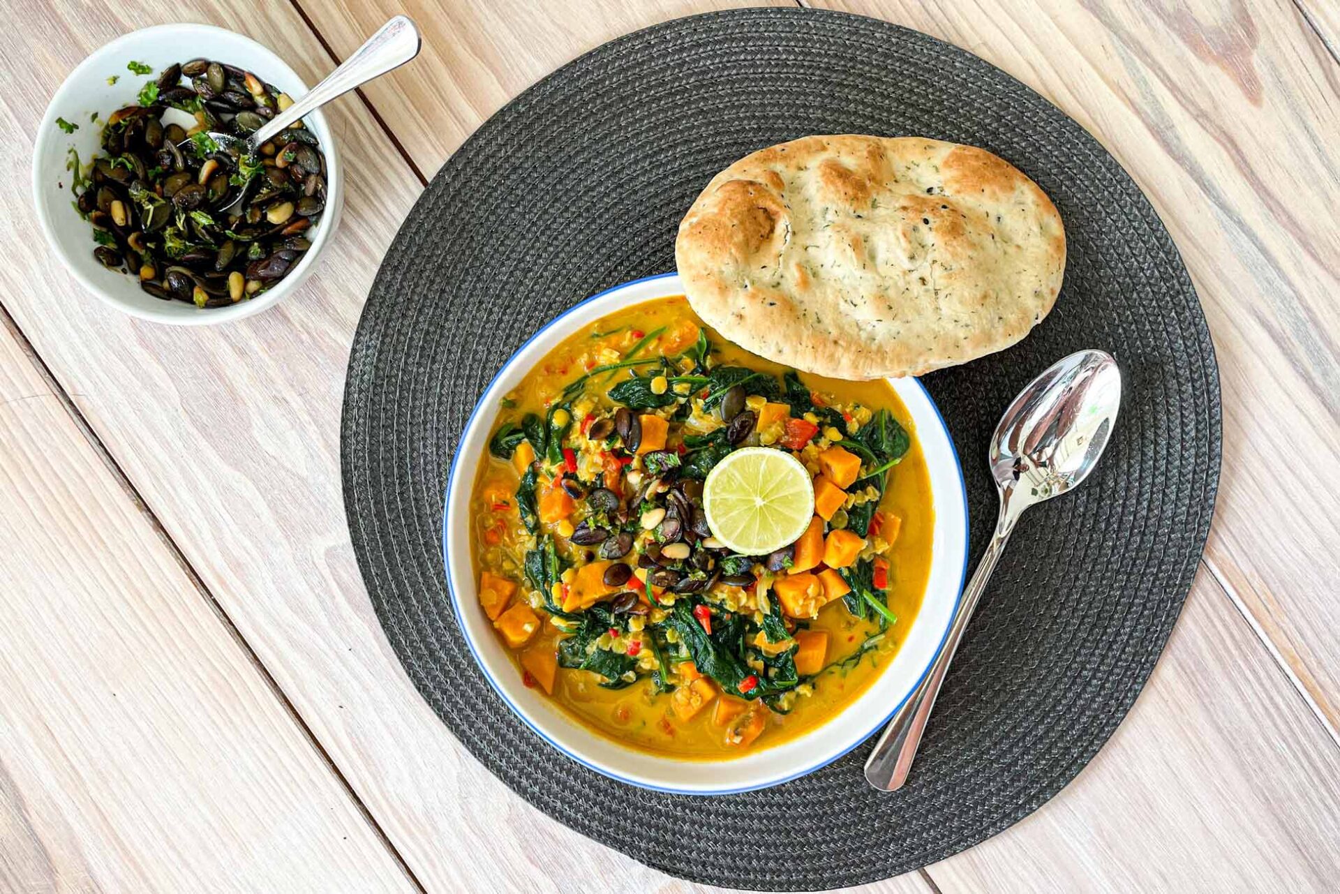 Overheerlijke Dahl met zoete aardappel, spinazie en puntpaprika ...